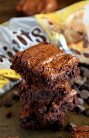 Flourless Double Chocolate Brownies | running with spoons